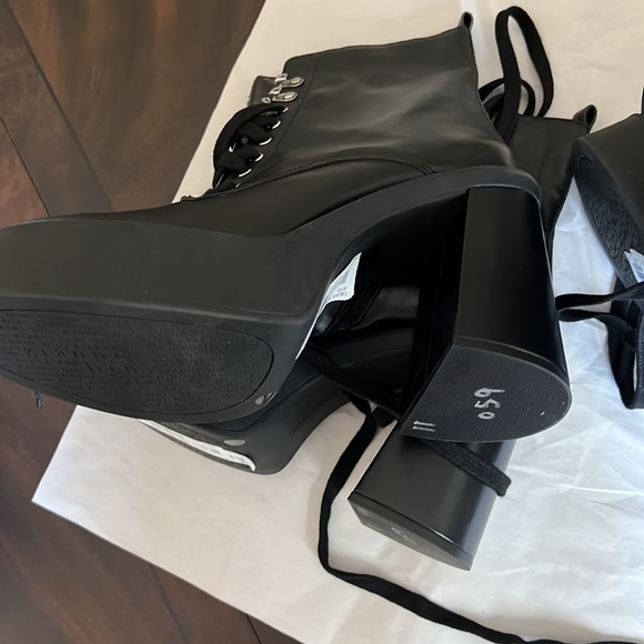 Gianni Bini | Shoes | Gianni Bini Suzie Leather Chunky Platform Booties ...